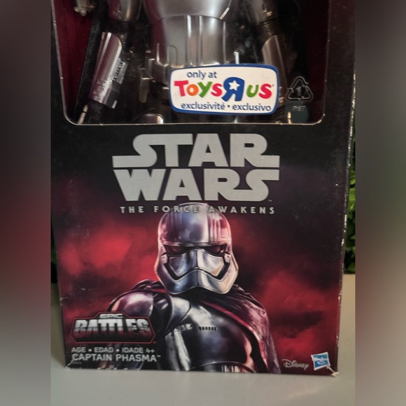 Star Wars | Toys | Star Wars The Force Awakens Captain Phasma 2 Inch ...